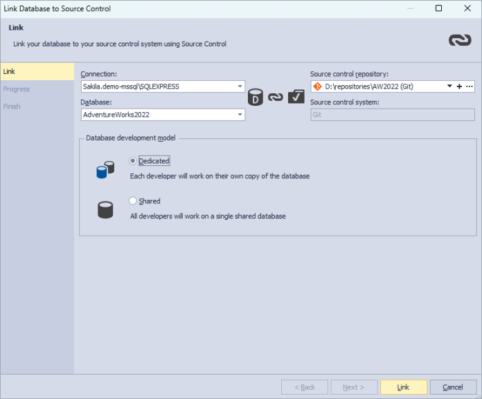 Pull Request vs Merge Request - dbForge Source Control Guide